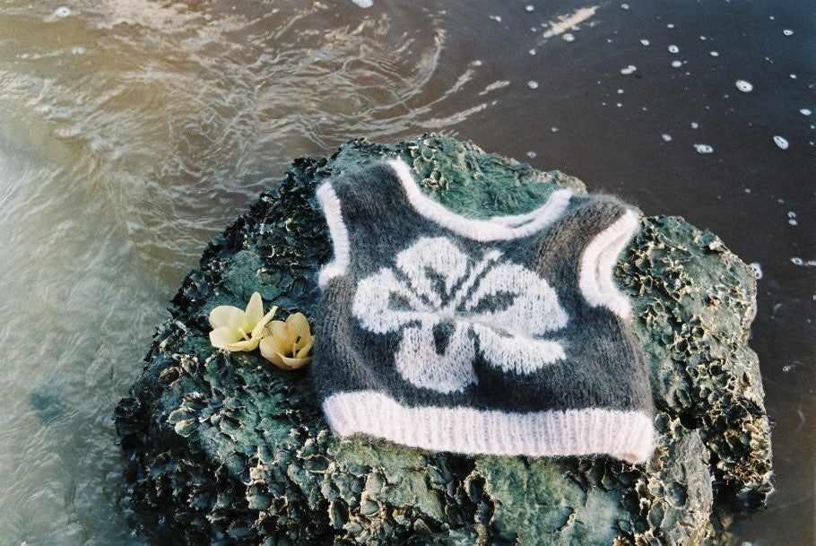 Hibiscus Vest Knitting Pattern | Archivepatterns